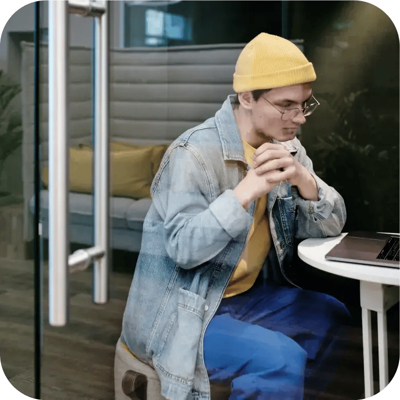 Hostel management software | PMS for hostels by Mews