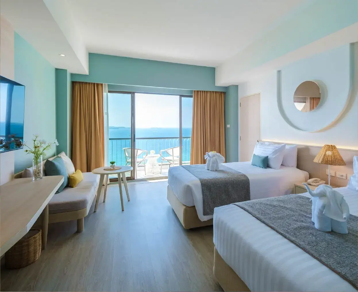 12 essentials for a good hotel room
